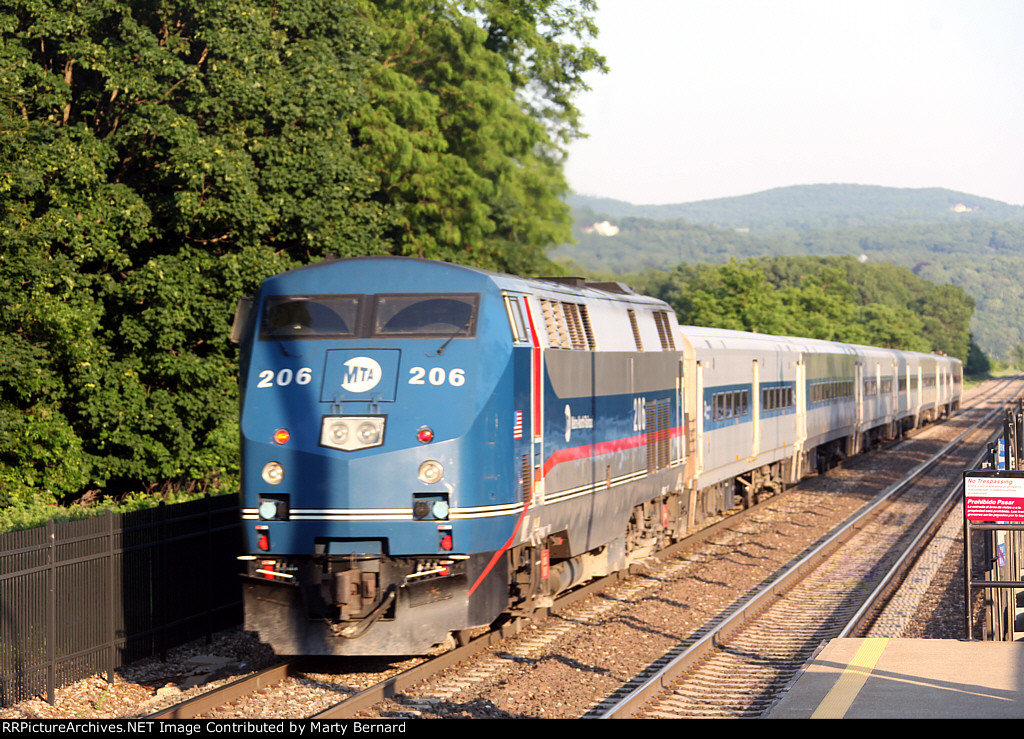 Metro North 206 With SB Bounce